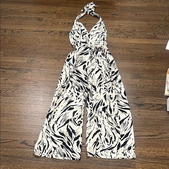 Aakaa | Pants & Jumpsuits | Aakaa Black And Cream Patterned Halter ...